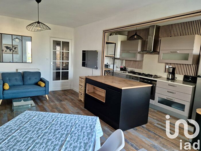 Appartement à louer - Poitiers, Trois Cités - 5 pièces - 4 chambres