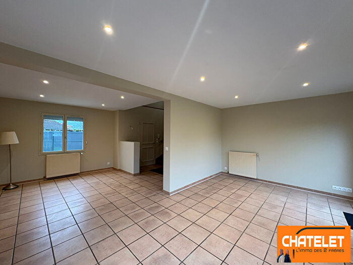 Maison à louer - Saint-Denis-lès-Bourg - 5 pièces - 3 chambres