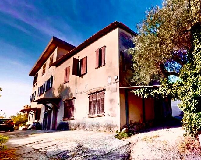 Maison 4 pièces à vendre à Villeneuve-Loubet, Les Hauts de Vaugrenier, Les Maurettes, Vaugrenier
