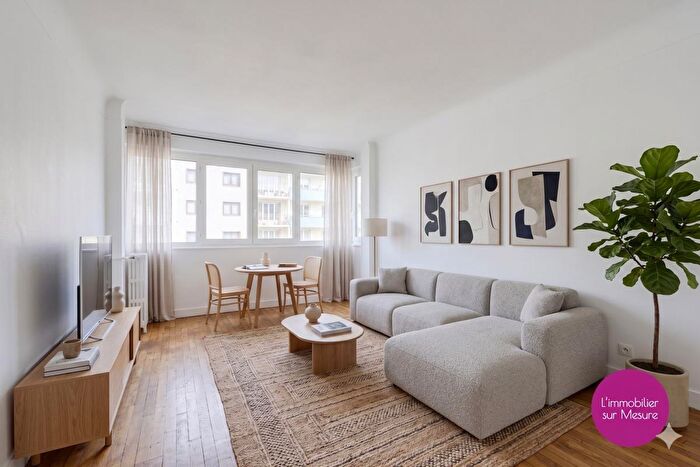 Appartement 3 pièces à vendre à Paris 20ème, Gambetta