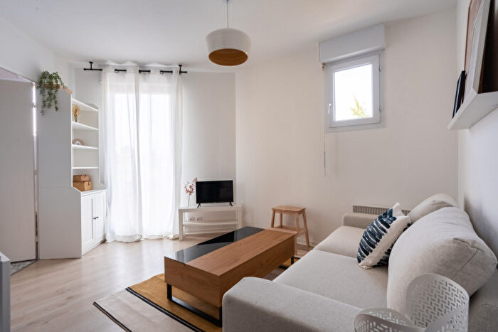 Appartement à louer - Talence, Saint-Genès, La Médoquine, Haut-Brion - 1 pièce