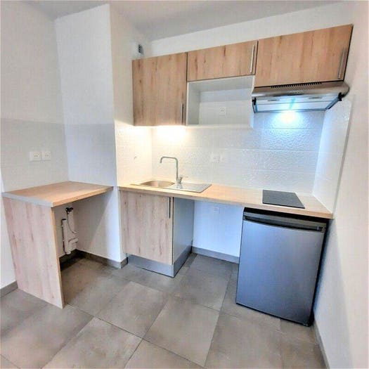 Casernes, Nîmes - Appartement 2 pièces à louer