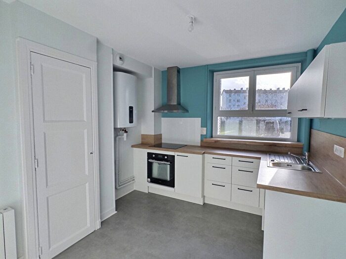 Appartement à louer - Montferrand, Clermont-Ferrand - 3 pièces - 2 chambres