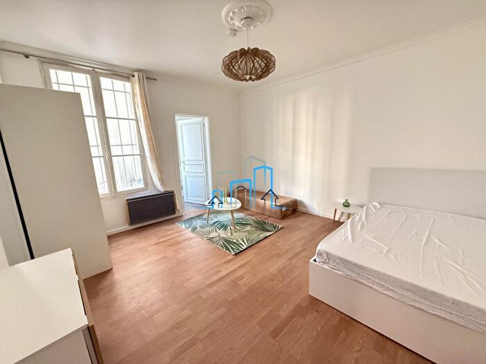 Appartement à louer - Paris e , Porte Saint-Martin, Paradis