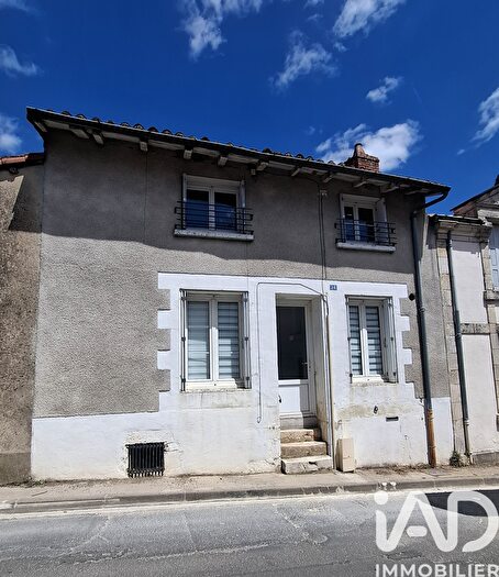 Maison 6 pièces à vendre à Charroux