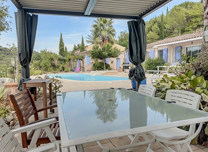 Maison à vendre - Vidauban - 6 pièces - 4 chambres