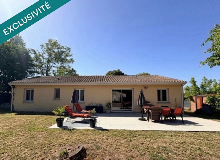 Maison 5 pièces à Bussac-Forêt, à vendre