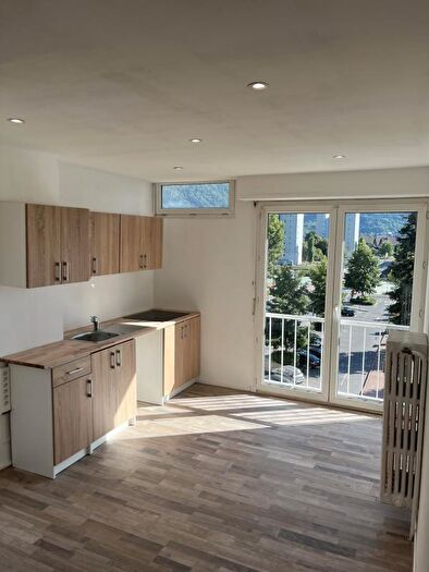 Appartement 4 pièces à Cluses, La Sardagne, à louer