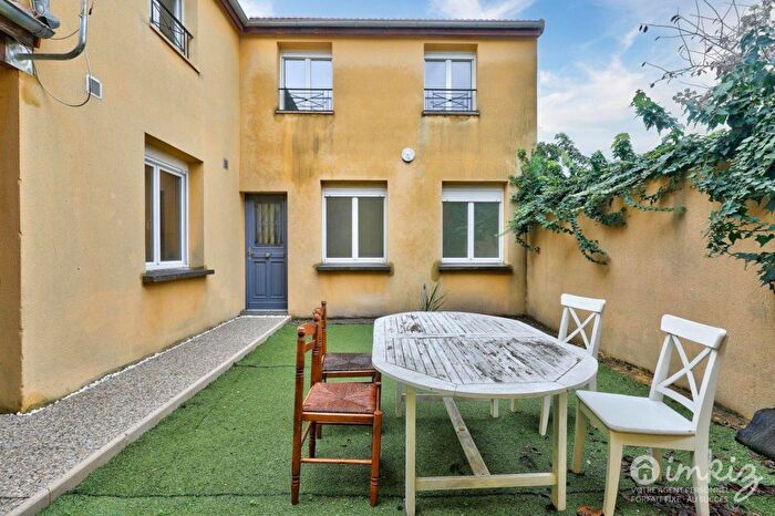 Maison 8 pièces à vendre à Saint-Denis, Floréal, Saussaie, Courtille