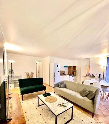 Appartement à louer - Champs-sur-Marne - 5 pièces - 4 chambres