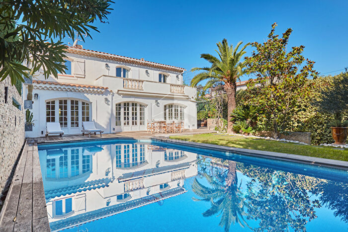 Maison à vendre - Aix-en-Provence, Pont de lArc - 8 pièces - 6 chambres