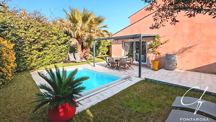 Maison à vendre - Roquebrune-sur-Argens, Les Fourques, Le Défens, Les Quatre Chemins - 5 pièces - 2 chambres