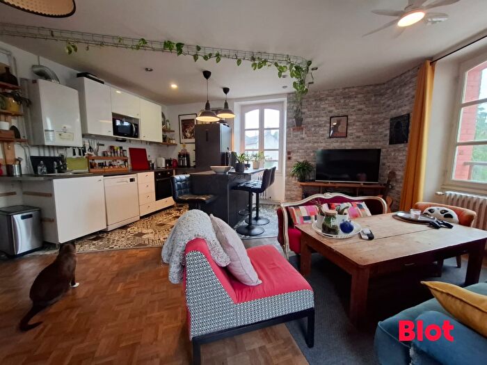 Maisons à vendre et appartements à louer - 2