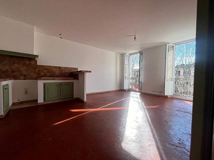 Appartement à louer - Salernes - 4 pièces - 2 chambres