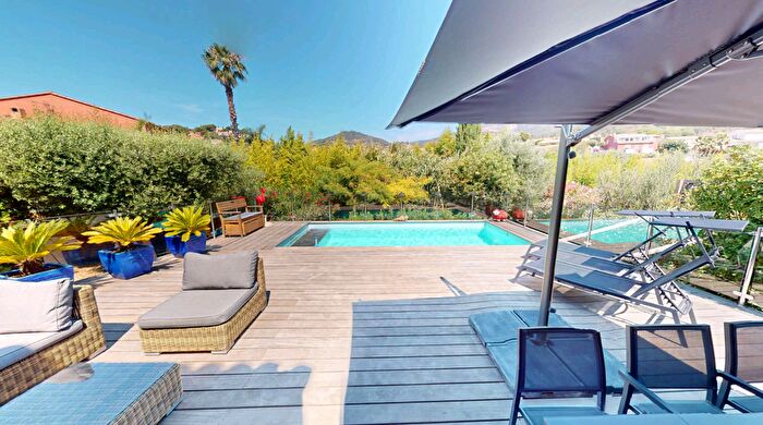 Maison à vendre - Le Lavandou, Rousset, Four des Maures, Saint-Clair - 7 pièces - 6 chambres