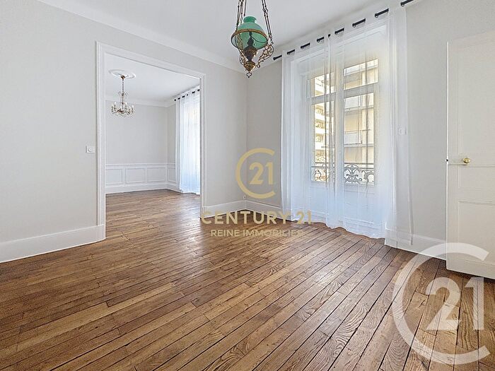 Appartement à louer - Quartiers Centre, Saint-Hélier, Gare - 3 pièces - 2 chambres