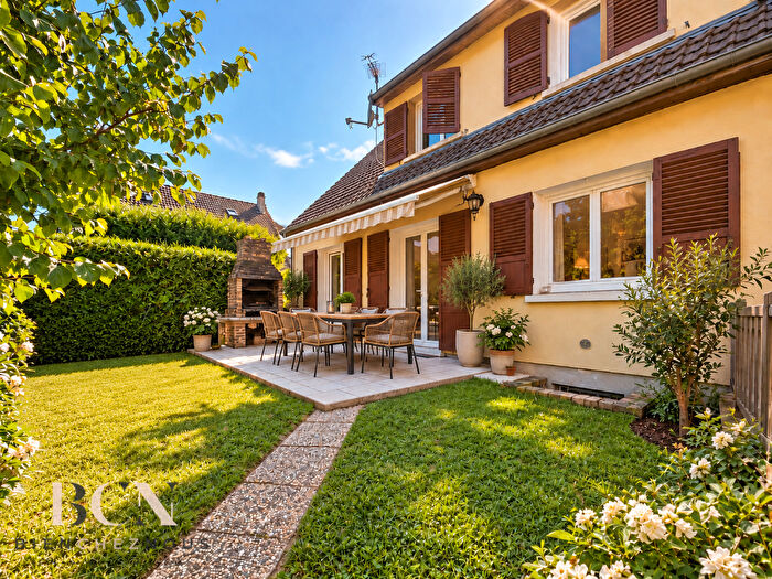 Villaines-sous-Bois : Maison 7 pièces à vendre