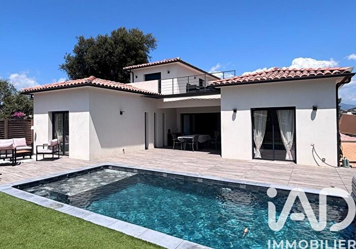 Maison à vendre - Grosseto-Prugna - 8 pièces - 6 chambres