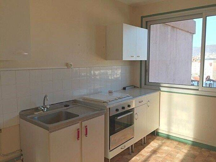 Appartement à louer - Charras, Clermont-Ferrand - 4 pièces - 2 chambres