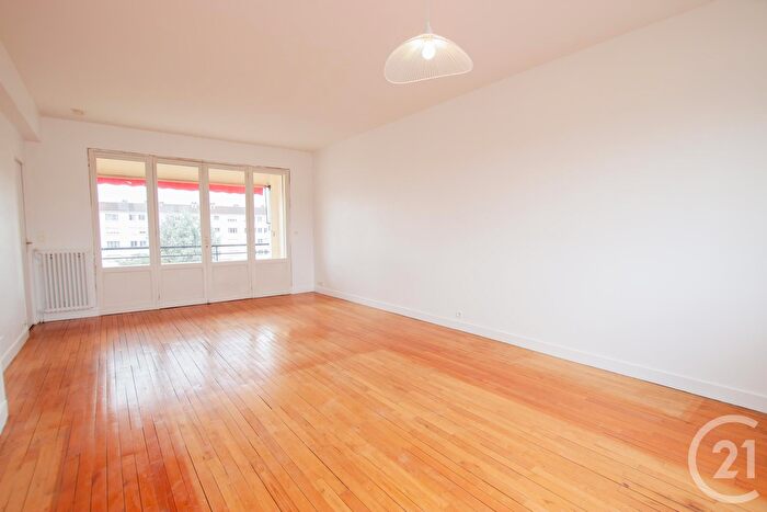 Appartement à louer - Périgueux, Centre-ville, La Gare, Saint-Martin - 2 pièces - 1 chambre