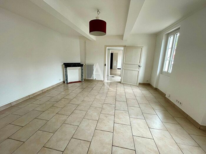 Maison à louer - Casse Martin, L Isle Jourdain - 5 pièces - 4 chambres