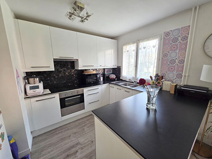 Appartement à vendre - Yerres, Bout du Monde, Camaldules, Abbaye - 3 pièces - 2 chambres