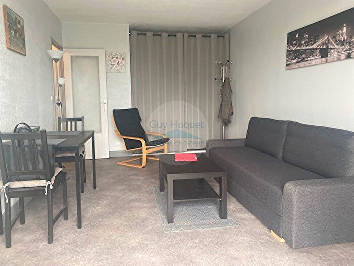 Appartement 1 pièce à louer à Saint-Denis, Delaunay, Belleville