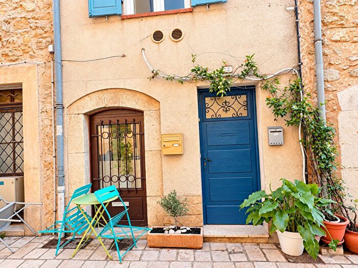 Maison 3 pièces à louer à Valbonne, Village