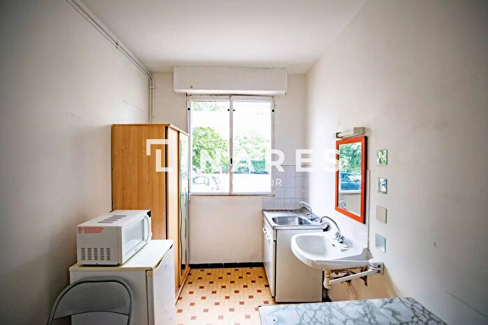 Appartement à louer - Marseille e , Saint-Giniez - 1 pièce - 1 chambre