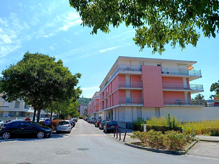 Échirolles, Centre-ville - Appartement 4 pièces à vendre