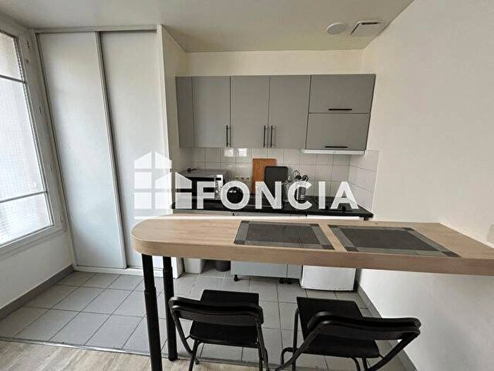 Appartement à louer - Rive Droite-Apport Paris Gare, Corbeil-Essonnes - 1 pièce