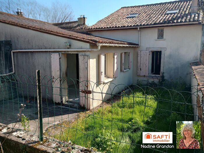 Maison à vendre - Baignes-Sainte-Radegonde - 4 pièces - 2 chambres