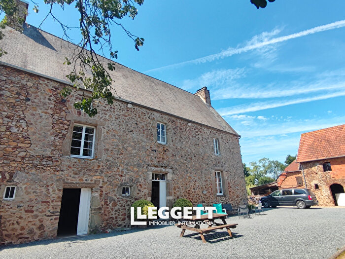 Maison 15 pièces à Le Dézert, à vendre