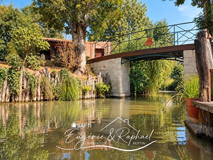 Saint-Hilaire-la-Palud : Maison 5 pièces à vendre