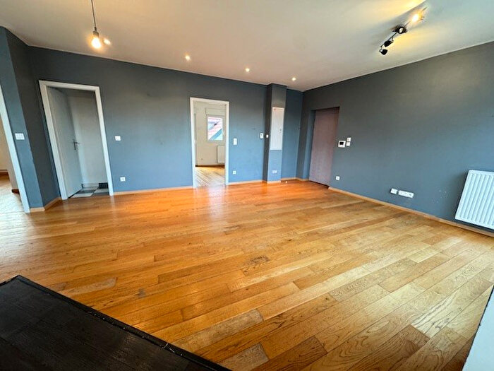 Appartement à louer - Hoenheim - 3 pièces - 2 chambres