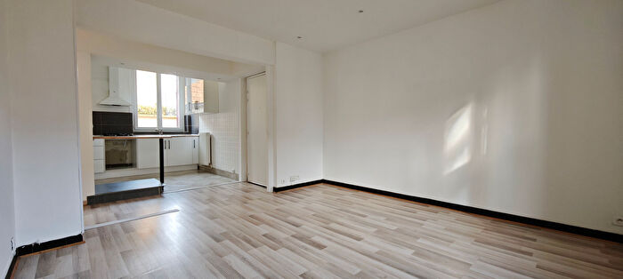 Appartement à louer - Charleville-Mézières, Les Faubourgs - 3 pièces - 2 chambres