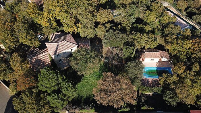 Maison à vendre - Rochefort-du-Gard - 5 pièces - 4 chambres