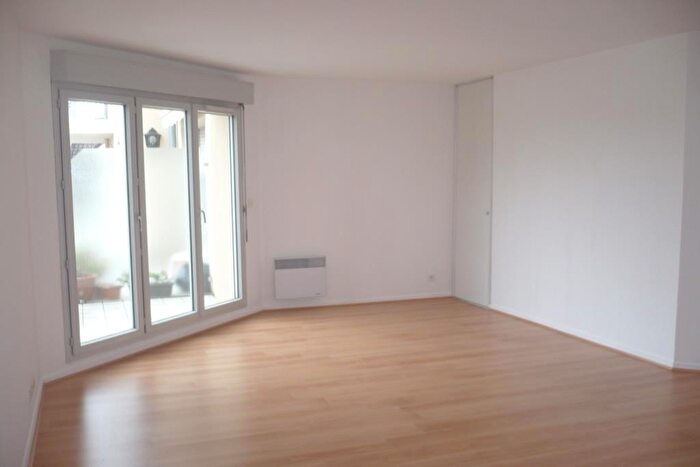 Appartement à louer - Mantes-la-Jolie, Centre-ville - 1 pièce