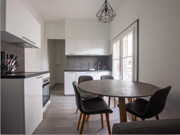 Appartement à louer - Paris e , Lorette, Martyrs - 2 pièces - 1 chambre