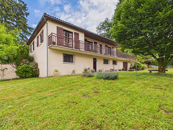 Maison 6 pièces à vendre à Confolens