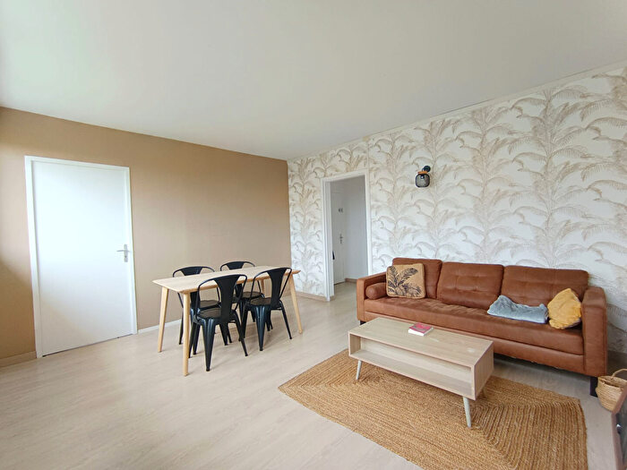 Appartement 4 pièces à Angers, Monplaisir, à louer
