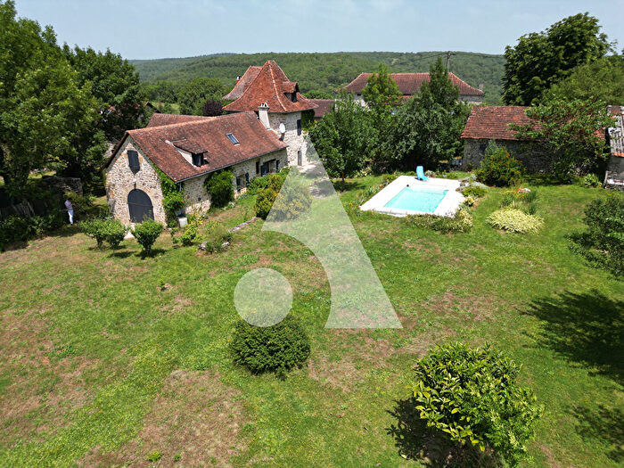 Maison 8 pièces à vendre à Larroque-Toirac