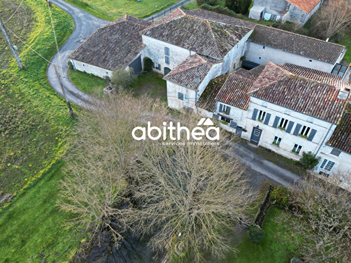 Maison à vendre - Jonzac - 8 pièces - 6 chambres