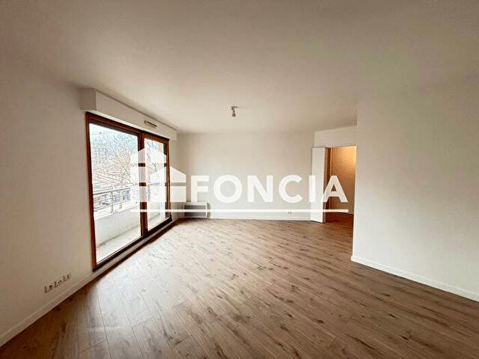 Appartement à louer - Rosiers-Les Puces, Saint-Ouen - 3 pièces - 2 chambres