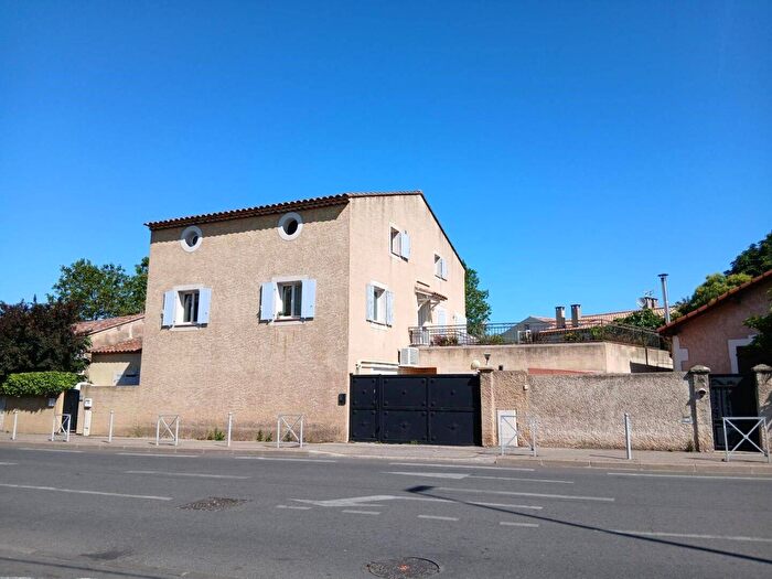 Les Canourgues-Vert Bocage-Pont dAvignon, Salon-de-Provence : Appartement 2 pièces à louer