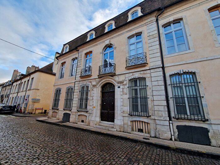 Appartement à vendre - Beaune, Centre-ville - 5 pièces - 4 chambres