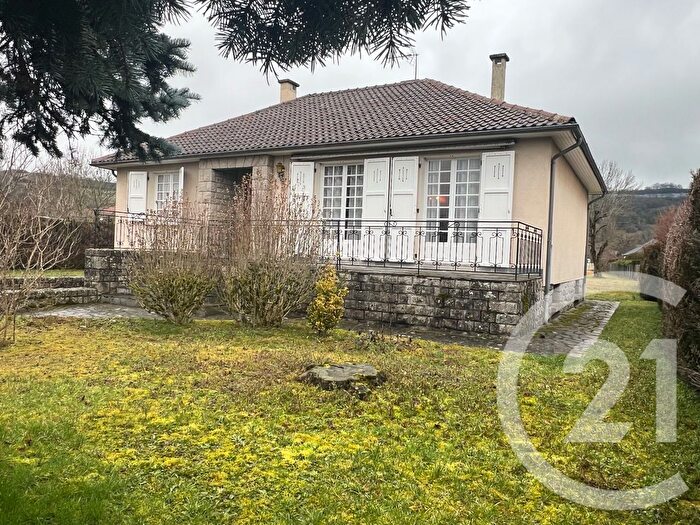 Maison à vendre - Arpajon-sur-Cère - 8 pièces - 4 chambres