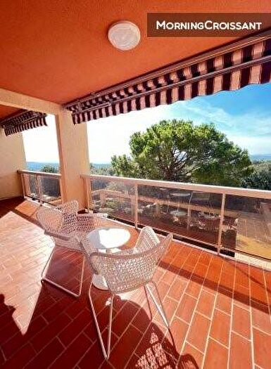Appartement à louer - Roquevignon-La Marbriere, Grasse - 2 pièces - 1 chambre