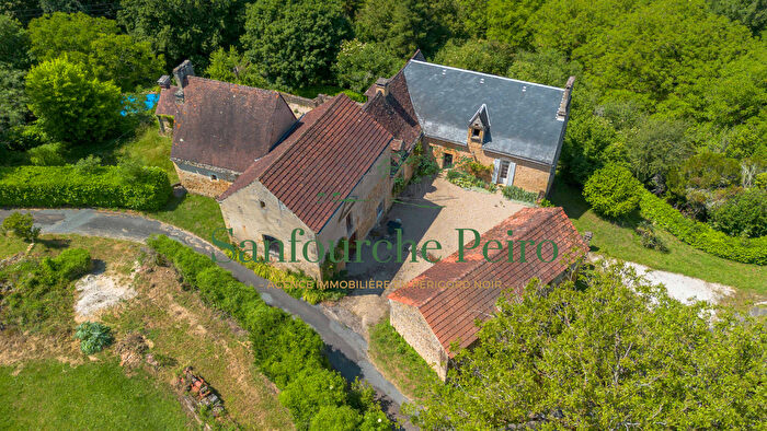Vézac - Maison 8 pièces à vendre