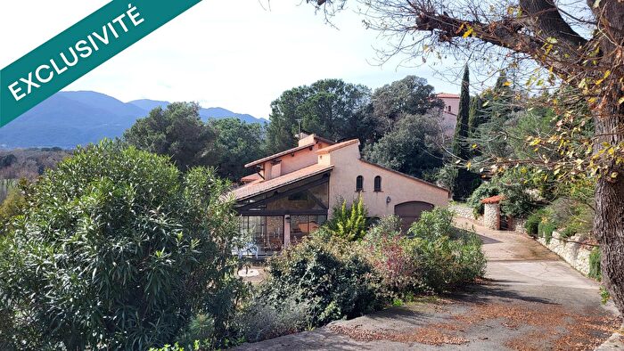 Maison à vendre - Saint-Jean-Pla-de-Corts - 10 pièces - 5 chambres